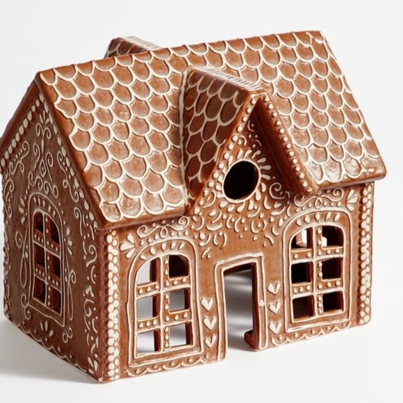 Pottery Barn | Holiday | Pottery Barn Gingerbread Village House | Poshmark